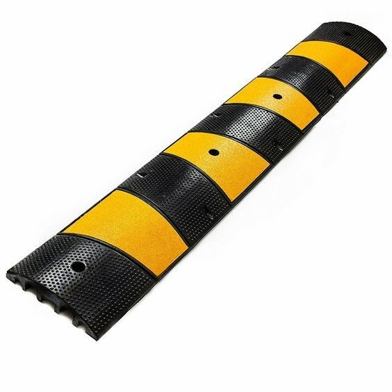 Bolt Down Heavy Duty Rubber Speed Humps Road Traffic Safety With Channel